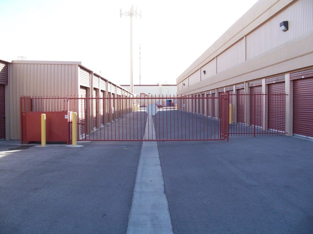 VERTICAL PIVOT GATE PHOTOS - AutoGate