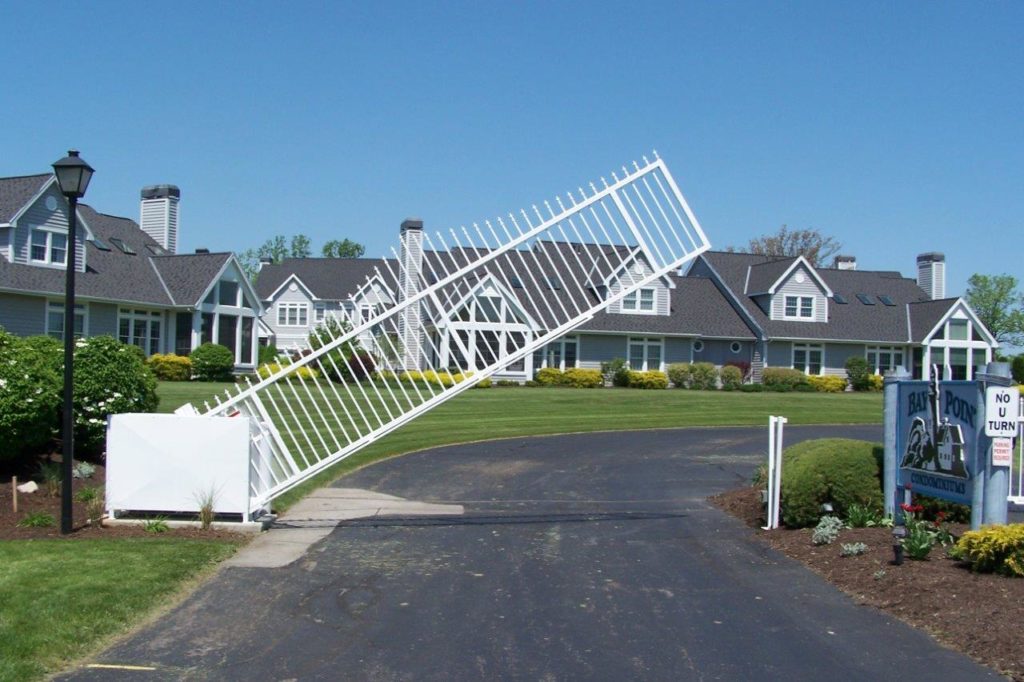 VERTICAL PIVOT GATE PHOTOS - AutoGate