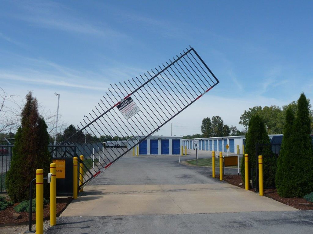 VERTICAL PIVOT GATE PHOTOS - AutoGate