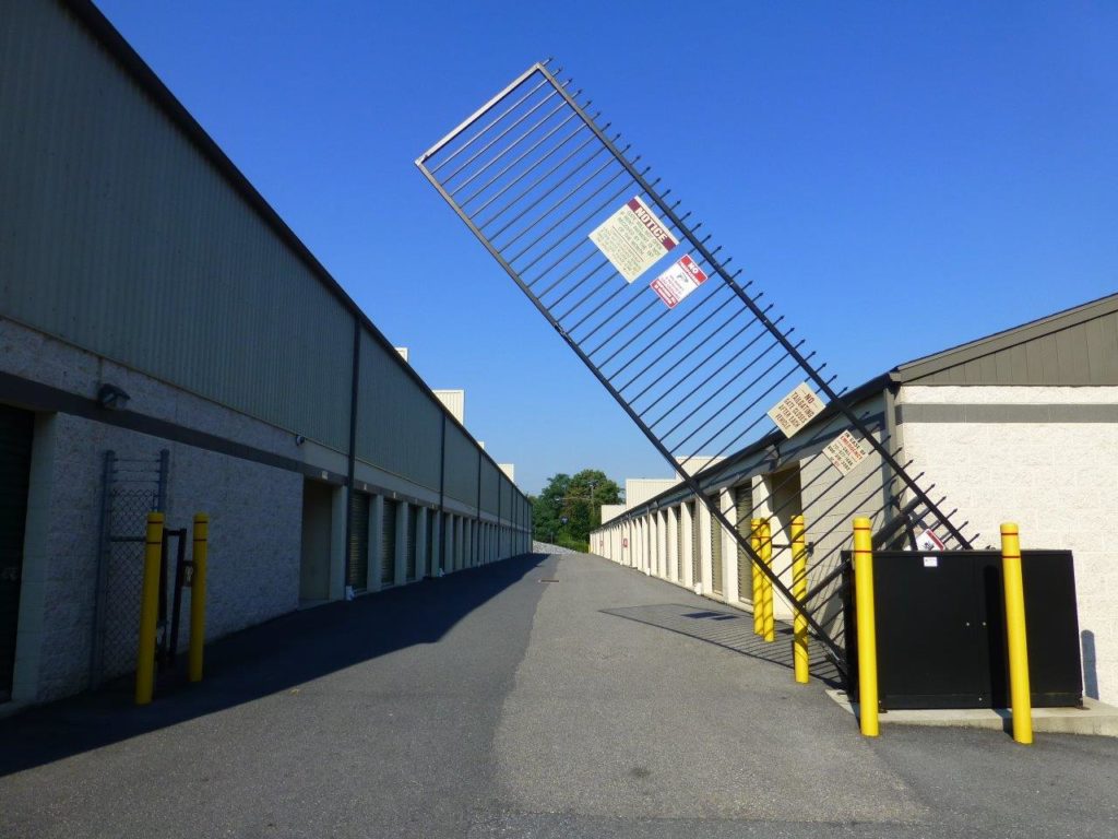 VERTICAL PIVOT GATE PHOTOS - AutoGate