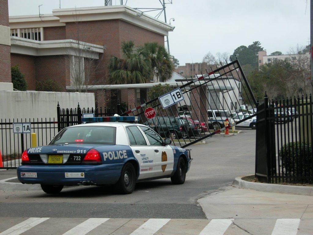 VERTICAL PIVOT GATE PHOTOS - AutoGate