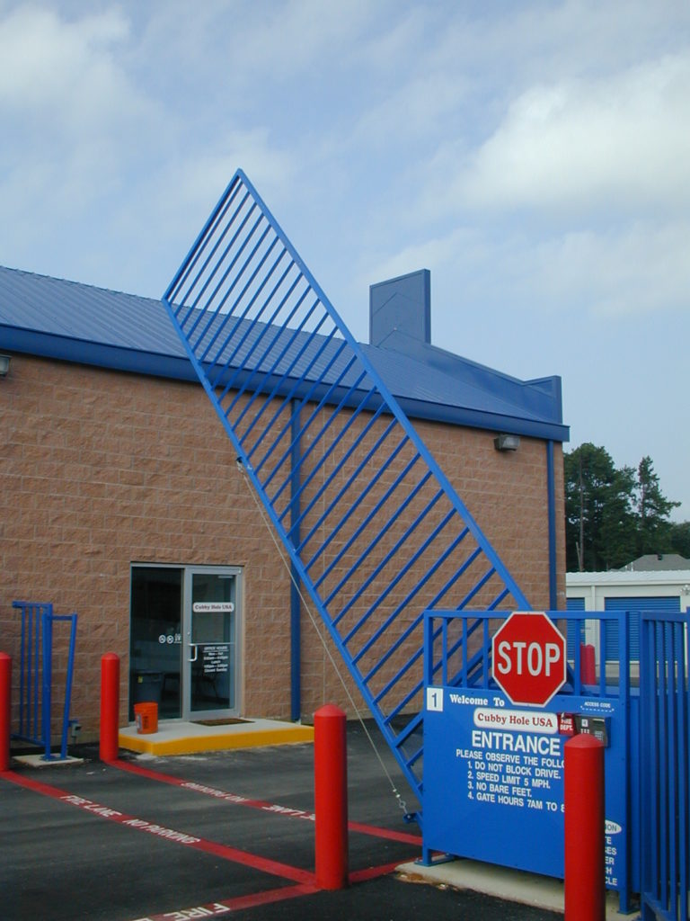 VERTICAL PIVOT GATE PHOTOS - AutoGate