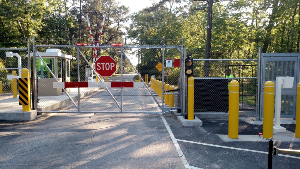 VERTICAL PIVOT GATE PHOTOS - AutoGate