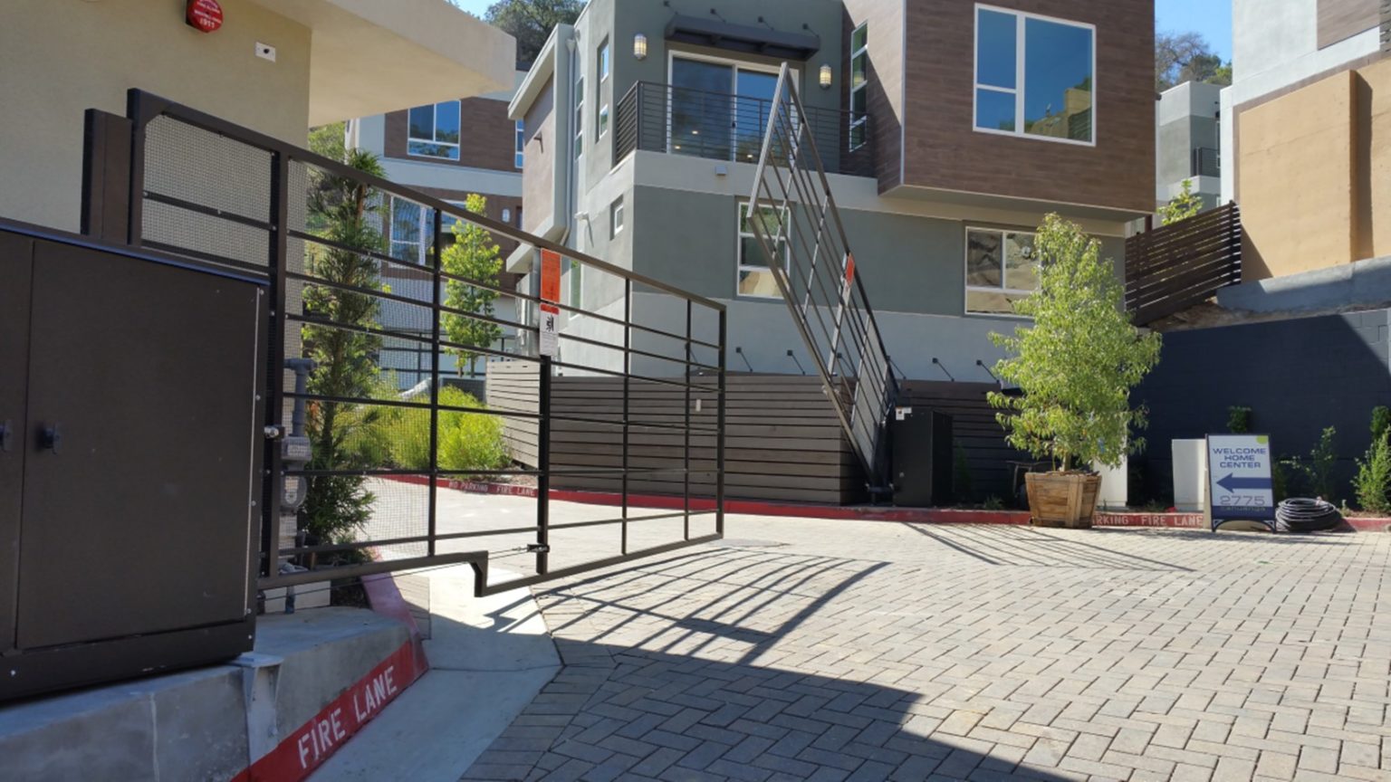 Why Should I Consider a Vertical Pivot Gate? - AutoGate